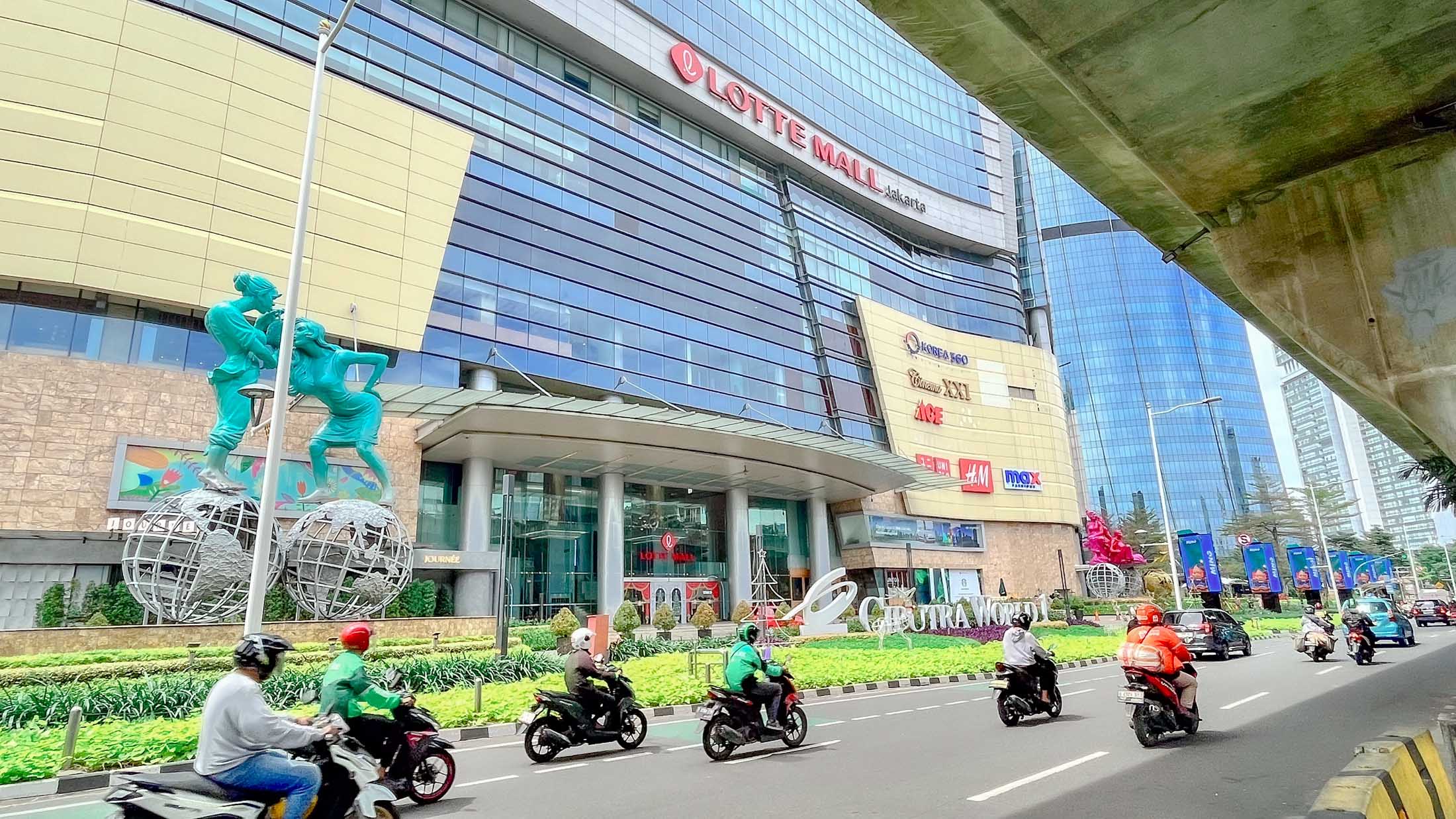 Lotte Shopping Avenue